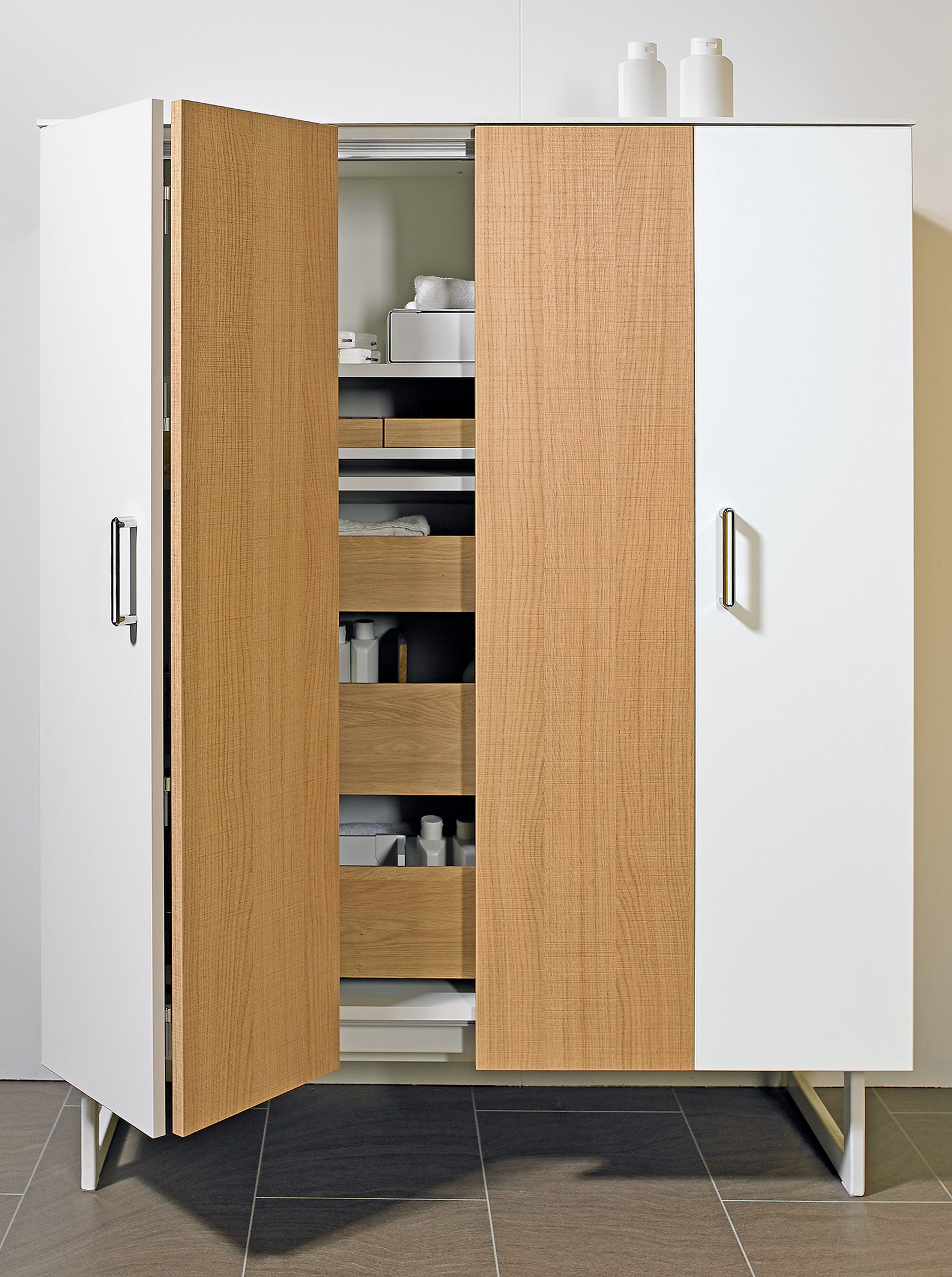 Hettich WINGLINE 780 - FOLDING DOOR SYSTEM – M. M. Noorbhoy & Co (Pvt) Ltd